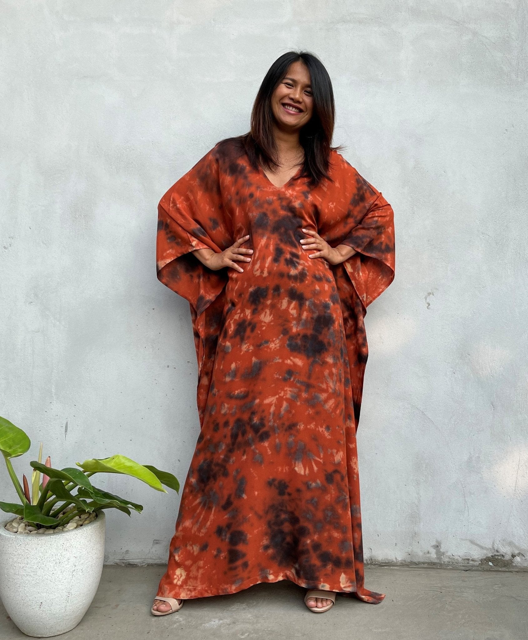 Mala Kaftan in Dark Orange with Black Tie Dye – Mala Handworks